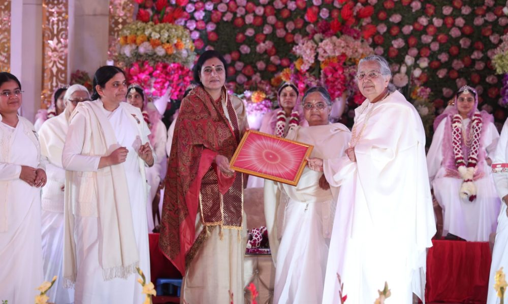 ब्रह्माकुमारी बहनों का दिव्य समर्पण समारोह -Jaipur Rajapark ...